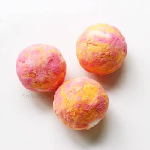 Fun Science for a Space Theme | Fizzing Planets - Fun-A-Day!